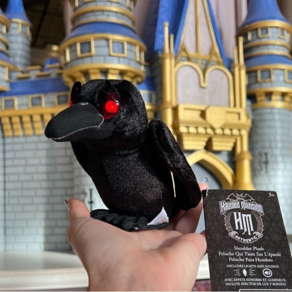 Disney | Other | Disney Raven Magnetic Shoulder Plush The Haunted ...